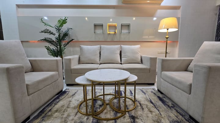 Seafacing 2bhk Apartment Near Mannat - Mumbai