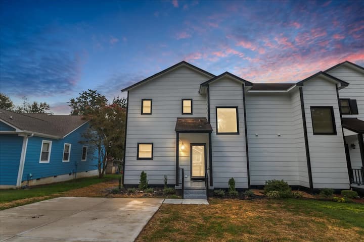 Cozy Townhome Centrally Located: 8 Guests - Raleigh, NC