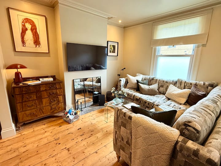 Ultra Modern Central City House - Bristol