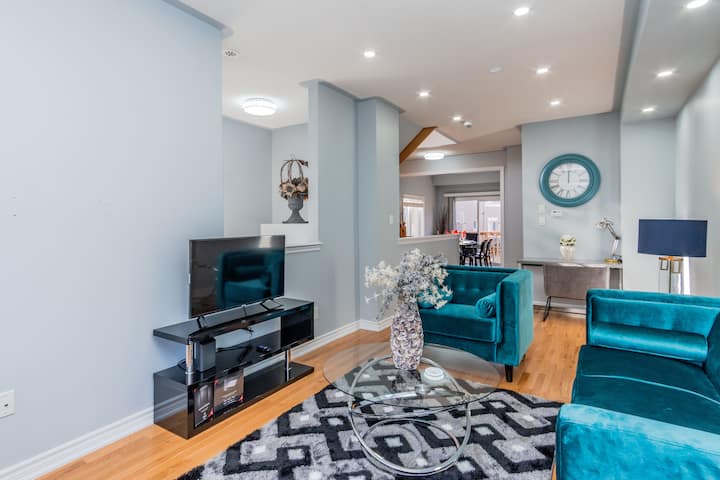 Modern 3 Bedroom Townhome. Brampton - Brampton