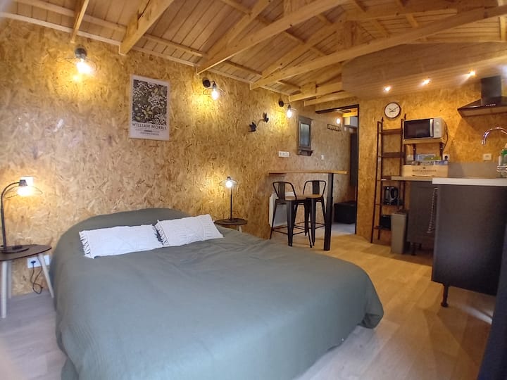 La Cachette Du G, Studio Cosy. - Carly