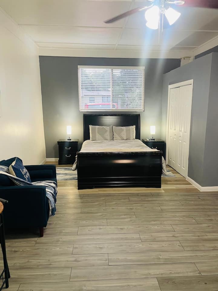 Cozy Studio Jacksonville, Florida - Jacksonville, FL