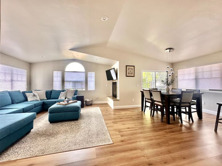 *Renovated & Newly Furnished W/ Ocean Views* - Monterey, CA