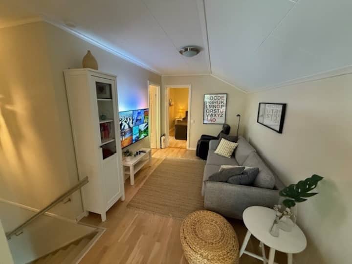 Sjönära Gårdshus På Landet Med Härlig Utsikt - Vindeln