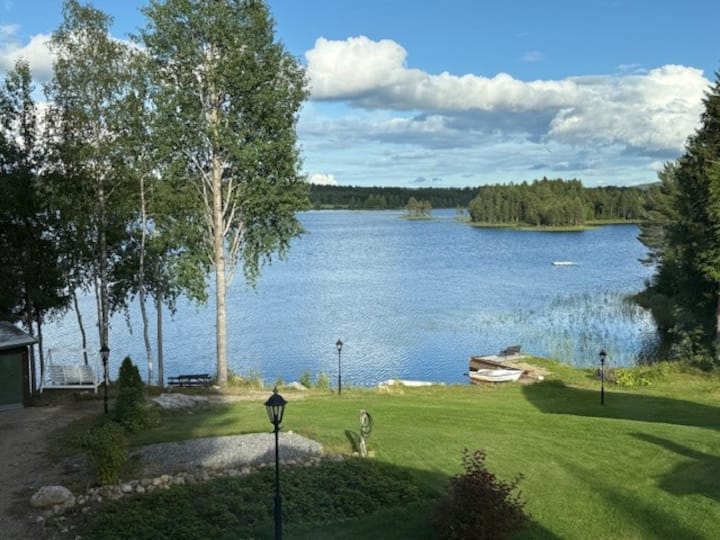 Sjönära Gårdshus På Landet Med Härlig Utsikt - Vindeln