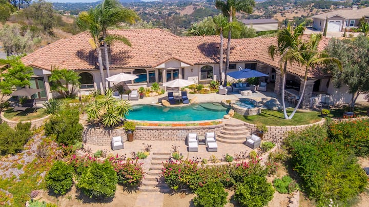 Extraordinary Ridgetop Estate. Luxury Amenities! - Fallbrook, CA