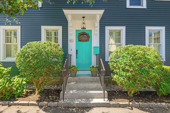 Refined Comfort In The Heart Of Marblehead - Marblehead, MA