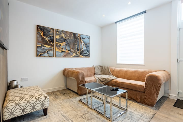 Perfect Booking | Stylish 2 Bed Home In Stockport - Stockport