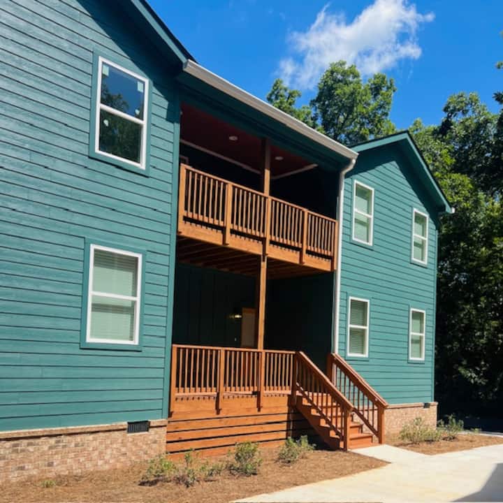 Who's In The Dawg House - Athens, GA