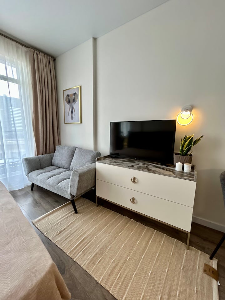 Квартира с рыбами и цветами - Batumi