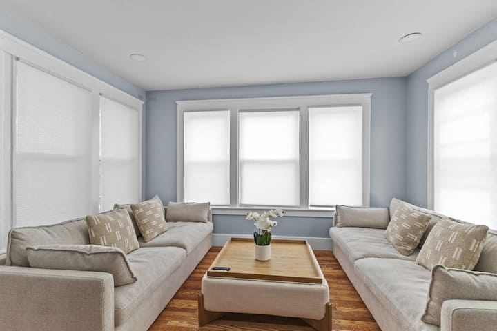 Roger Williams - 2nd Floor- 3 Bedroom Apt - Providence, RI