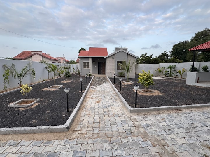 A Little Farm/villa - Bhuj