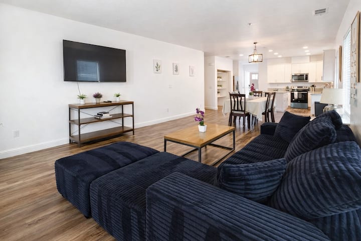 New Construction 3br/2ba Home Near Downtown Sac - 새크라멘토