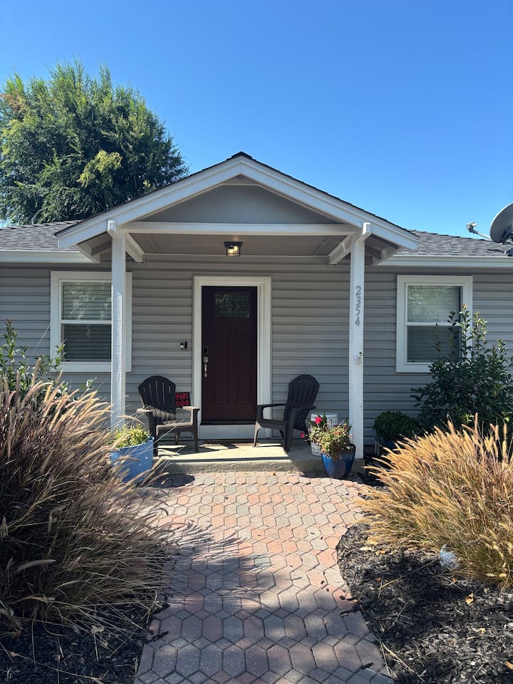 Modern & Cozy Home In Concord - Concord, CA
