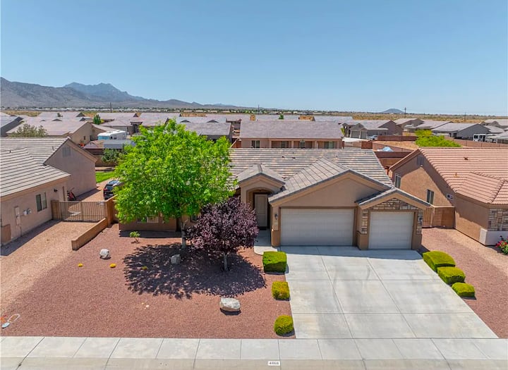 Entire Home With Private Pool! - Kingman, AZ