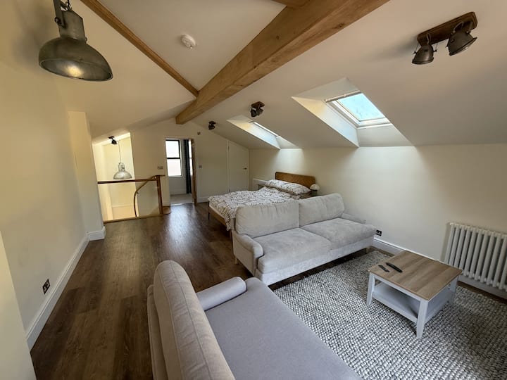Open Plan Apartment - Melksham