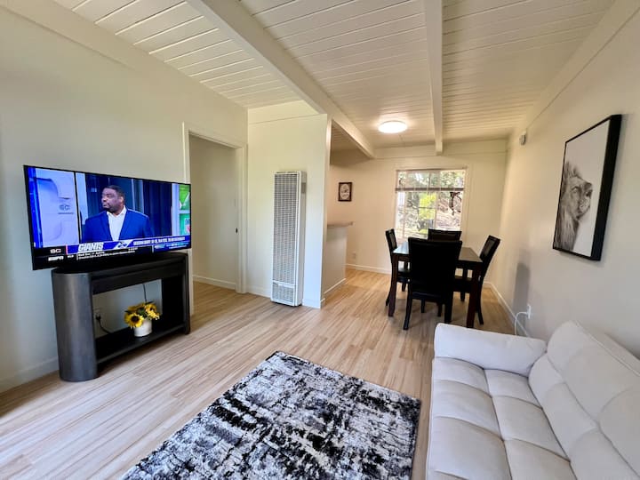 Walkable Gem | Views & Amenities | 1 Br | Parking - San Mateo