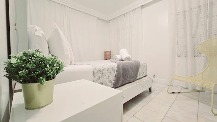 Apartment On The Beach - Miami Beach, FL