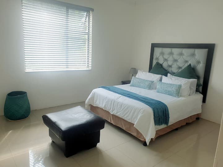 Ground Floor Bedroom + Bath - Underberg