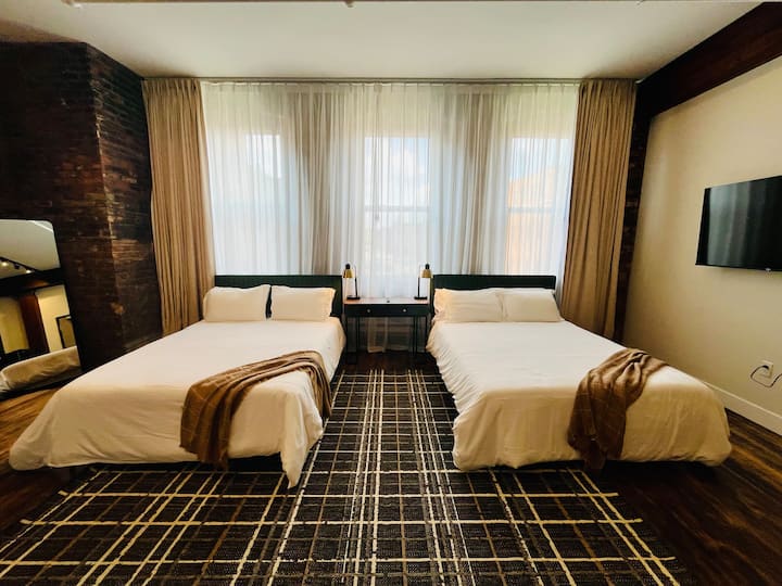 Stylish 2-bed Downtown Loft W/hotel-like Amenities - Toledo, OH