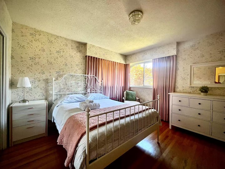 Spacious Room Close To Ubc-e - Vancouver