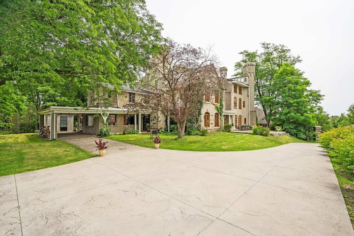 Woodholme Manor - London