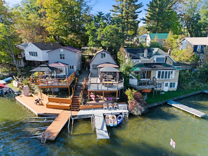 Peaceful Lakehouse Getaway - Alpine Lake, Delevan