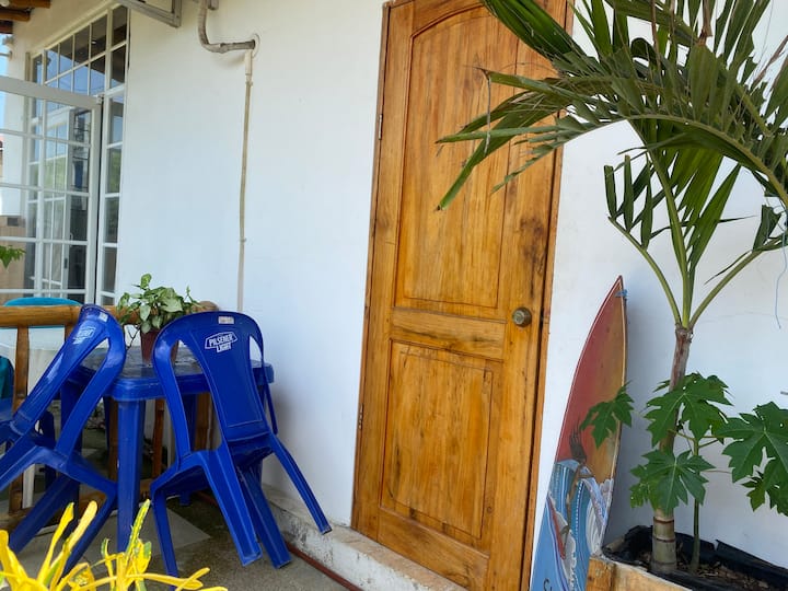 Casa Rosas Amarillas - Montanita