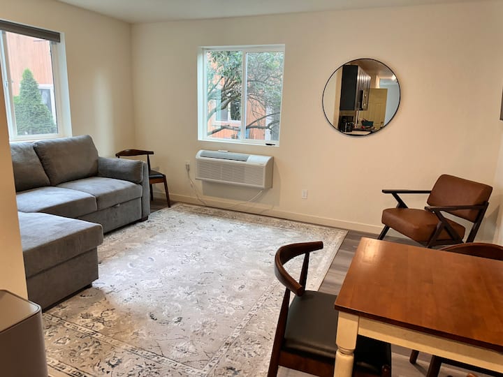 4th St. Flat 2 - Moscow, ID
