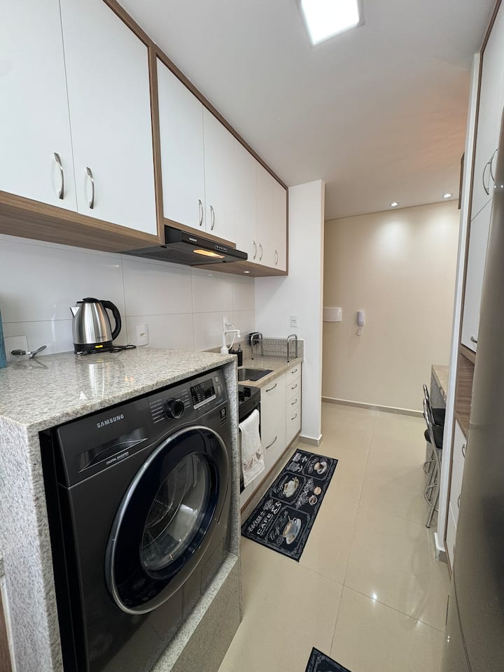 Stylish Central Apt | New & Fully Equipped - 