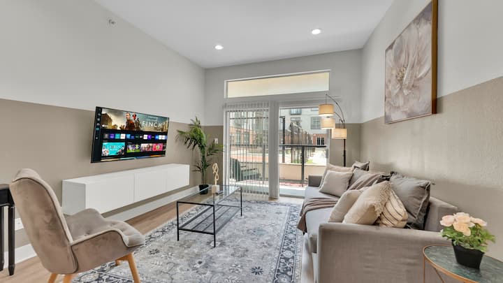 Luxury 3bd | Deep Ellum | Free Parking | Pool+gym - Forest Hills - Dallas