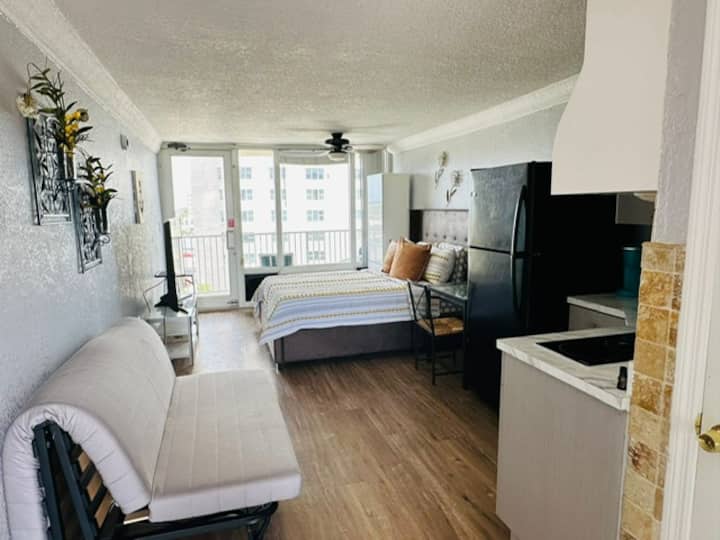 Oceanview Condo, Steps To Sand - Ponce Inlet, FL