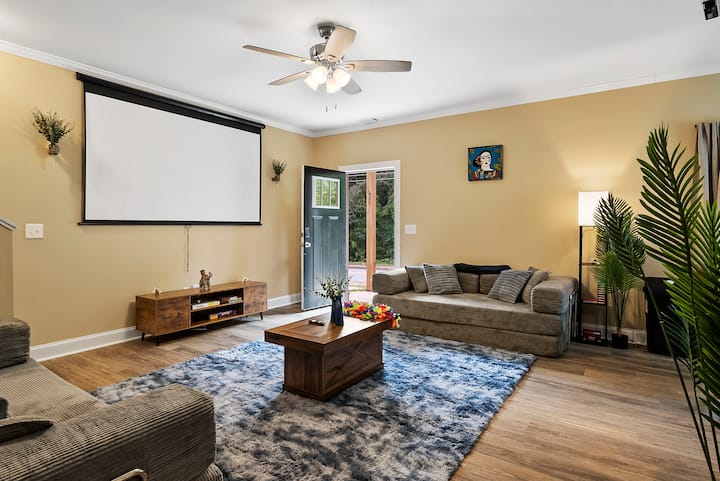 Projector*hawaii Near Uga*massage Chair*3 King Bed - Athens, GA
