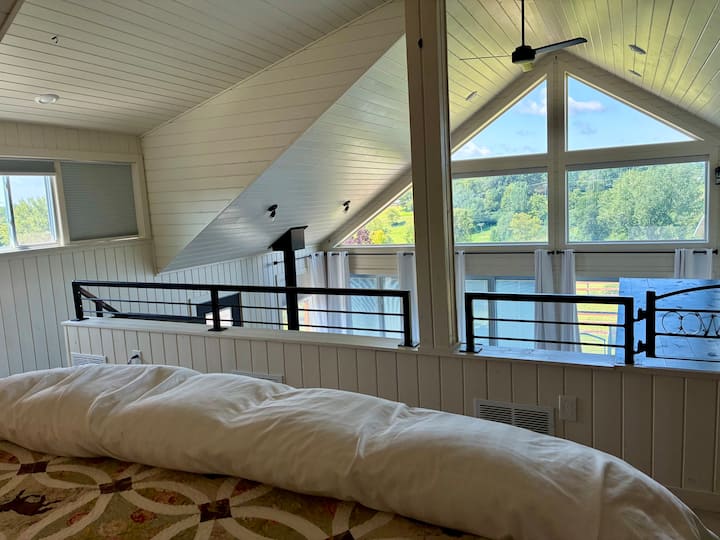 Custom- Built Barndo At Old 27 Ranch (Upper House) - Swan Lake, Fergus Falls