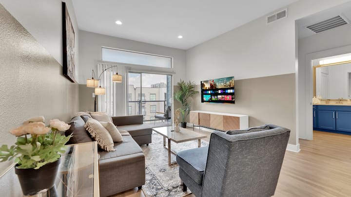 Luxury 3bd | Deep Ellum | Free Parking | Pool+gym - Dallas, TX