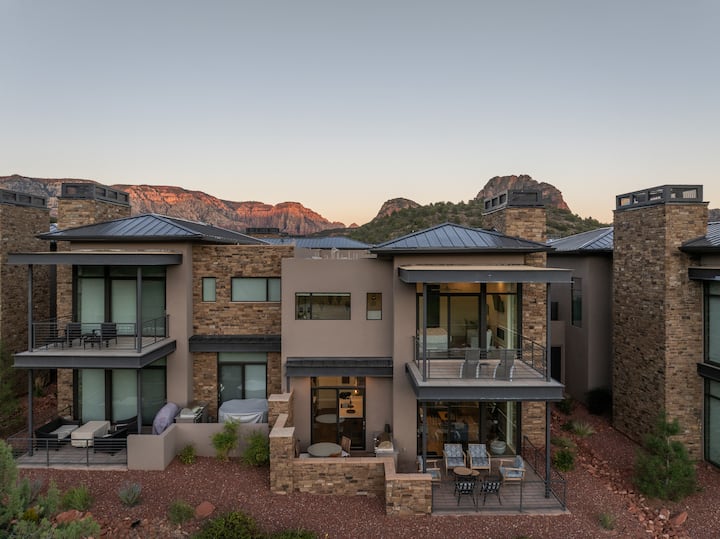 Pet-friendly Seven Canyons Townhome | Golf, Pool - Oak Creek Canyon, AZ