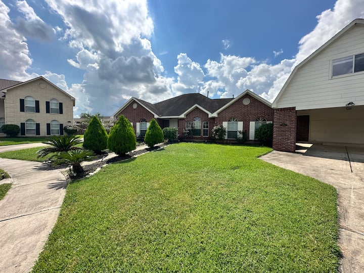 Spacious 4 Bedrooms House - パーランド, TX