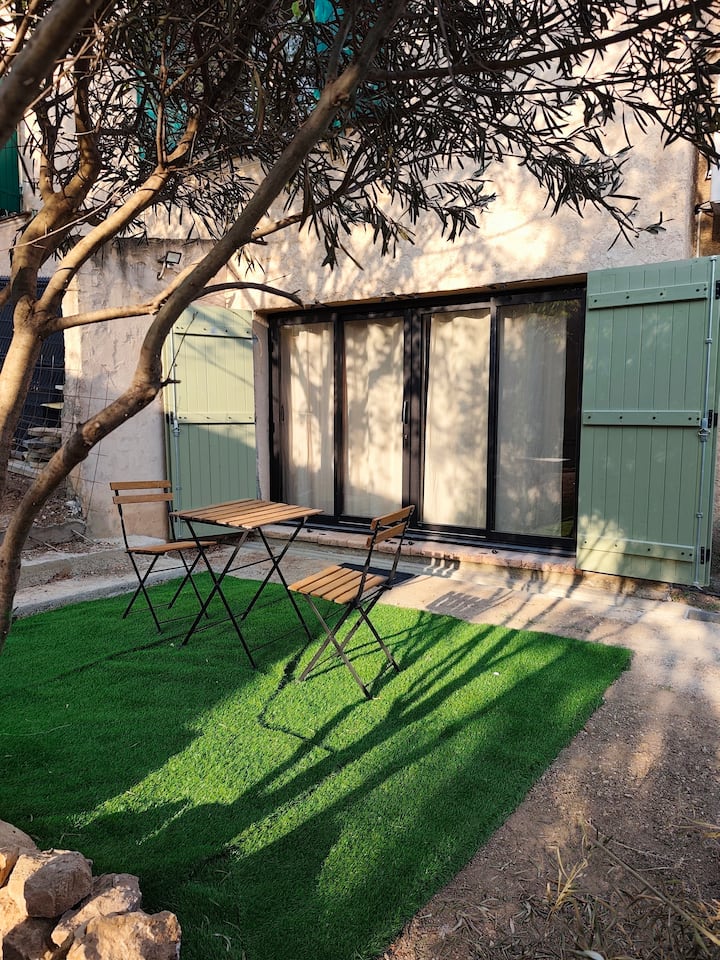Charmant T2 Au Calme En Provence, Parking & Ve - La Motte