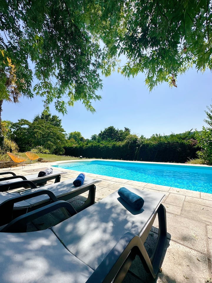 Villa Au Calme Avec Piscine - Morestel