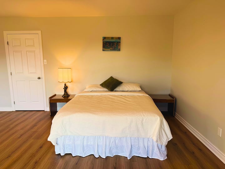 Your Cozy Cornwall Retreat - Cornwall, ON, Canada