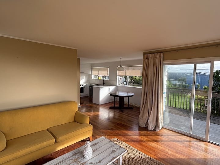 Sunshine And Sea Views - Ruakākā