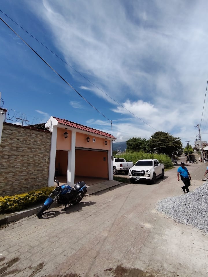 Casa Para Estar Cómodo - Esquipulas