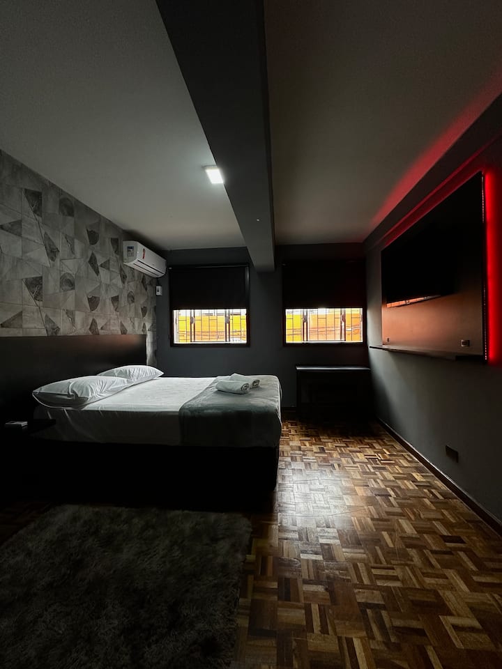 Suíte Em Hotel | Centro De Curitiba - Curitiba