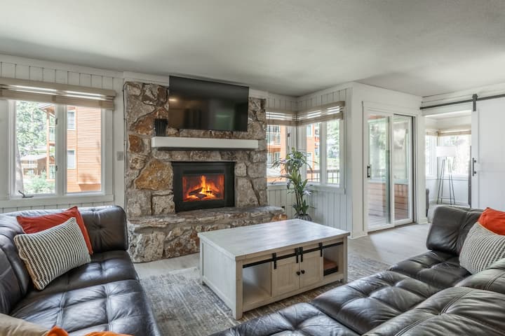 Walk To Ski Modern Condo W Mountain Views 636 - Mammoth Lakes, CA
