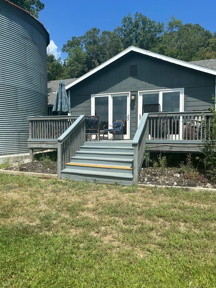 Grandpa's Lakeside Cottage - Crawford State Park, Farlington