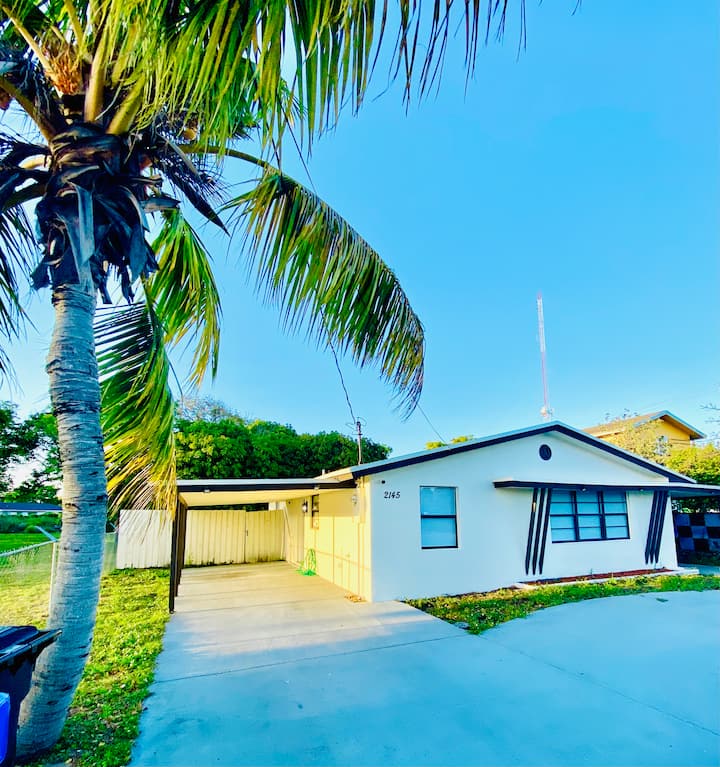 3bed/1 Bath Newly Renovated Home - Fort Lauderdale, FL