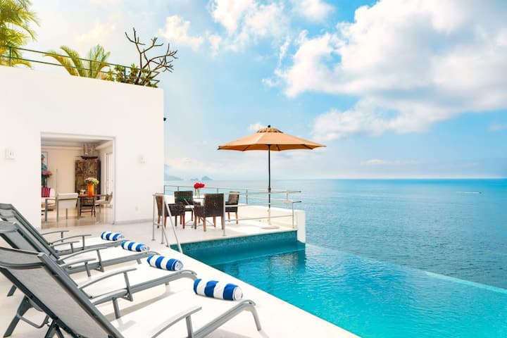 Luxurius 9-bedroom Oceanfront Villa, Ac, Elevator - Puerto Vallarta