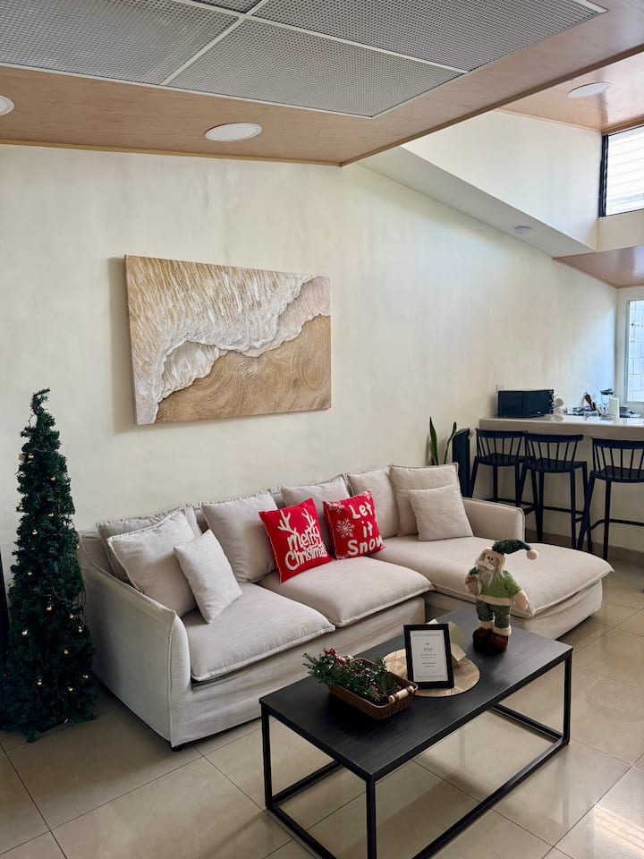 Moderna Casa - Ubicación Perfecta En San Salvador - El Salvador