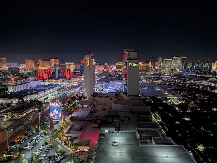 Dazzling 32nd Floor Strip View Balcony At Palms - ラス・ベガス・ストリップ, NV