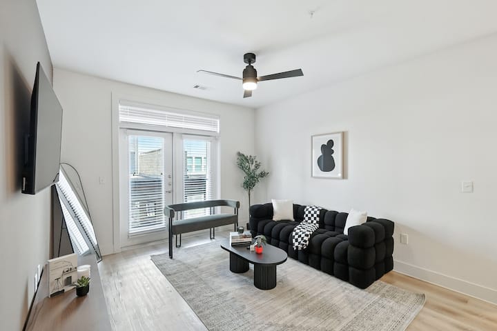 94 Modern 2b2b Near Stockyards | Resort Pool + Gym - Meadowbrook - Fort Worth